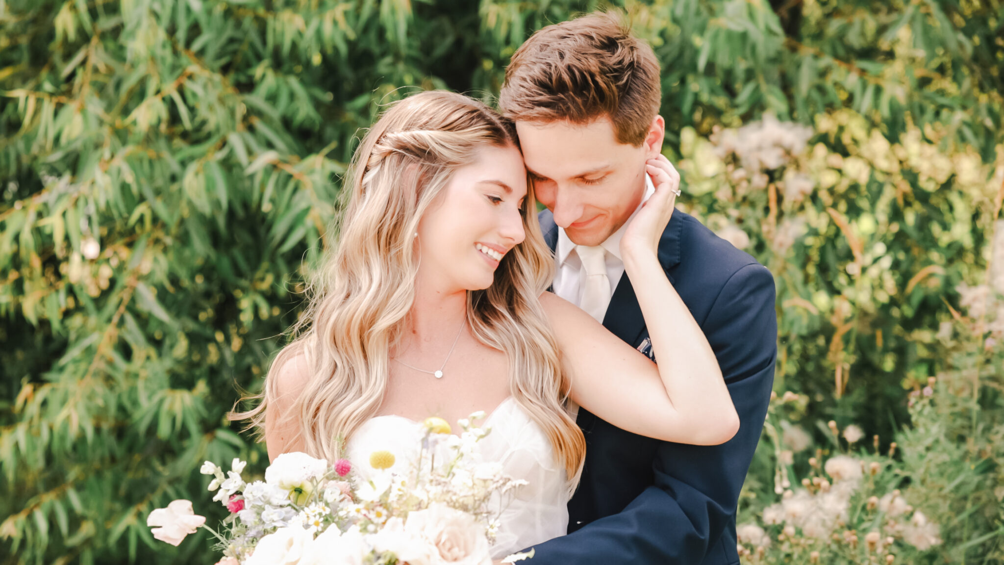 Romantic Summer Boxed & Burlap Wedding Video - chavianocreative.com